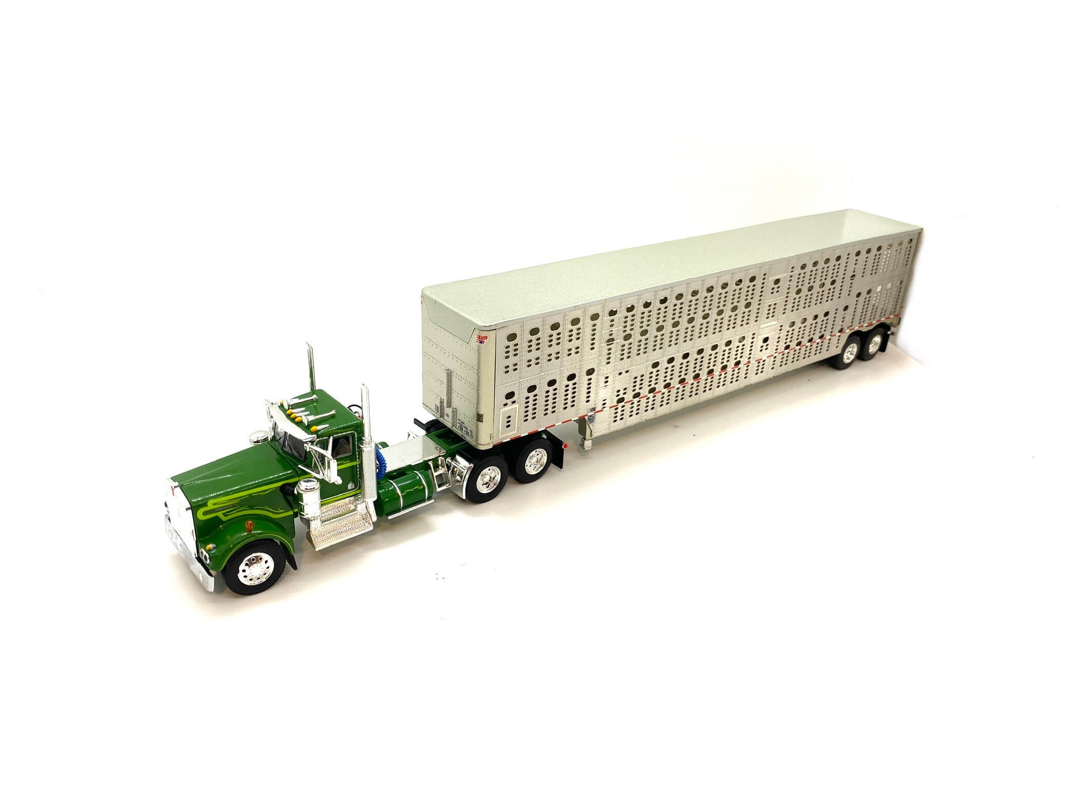 1/64 scale Kenworth® W900A Day Cab & WIlson® SIlverstar Livestock ...